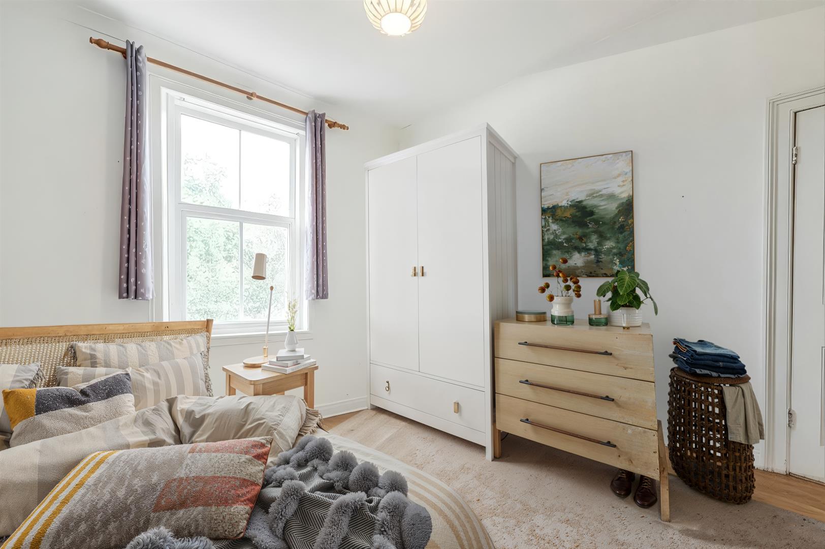 Alexandra Grove, London